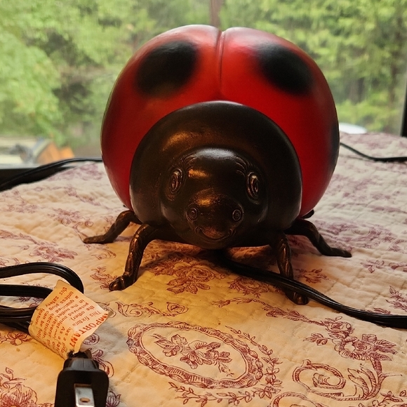 Tin Chi | Accents | Charming Red And Black Ladybug Lamp Tin Chi 998 ...
